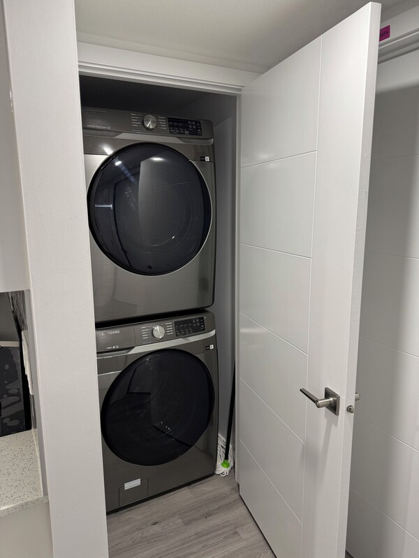 Comfy Cozy One Bedroom Suite - Edmonton