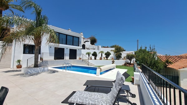 Ref: 281 Stunning Villa With Private Pool - Fuengirola