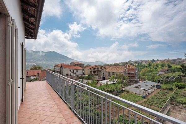 Apartamento 'Capri Vista Monti' Con Jardín Compartido, Balcón Y Wi-fi - Ravello