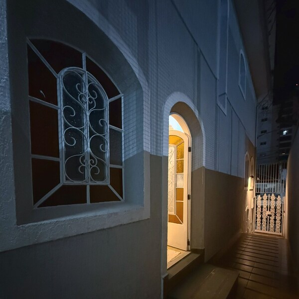 Casa Tranquila E Aconchegante  Em Moema, Um Dos Melhores Bairros De São Paulo. - Pinheiros