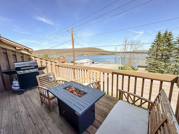 New: Charming Condo With Lake Views. Super Central! - Oakland, MD