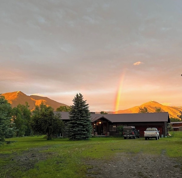 Charming Cabin On 12 River Front Acres In Swan Valley - Swan Valley, ID