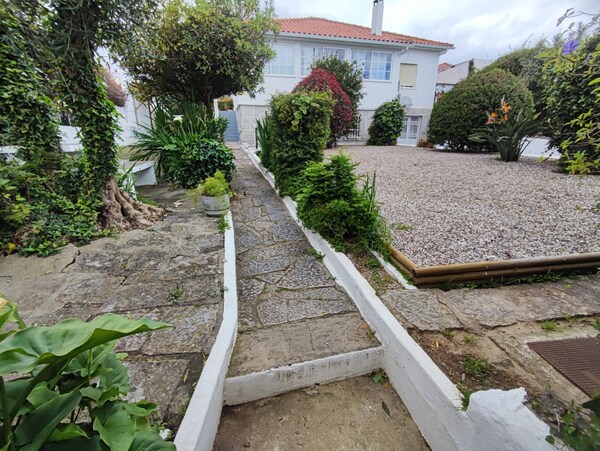 Cascais, T2 With Great Garden In Estoril, Livramento - Estoril