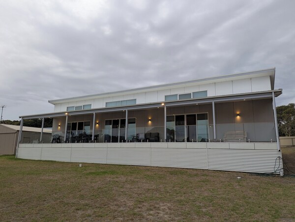 Milton's Place At American River - Kangaroo Island