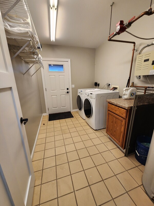 Charming 2-bedroom House In Delightful Grand Forks With Wifi - North Dakota