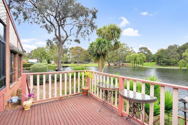 Rowville 3br Family Lakeside Retreat - Bayswater