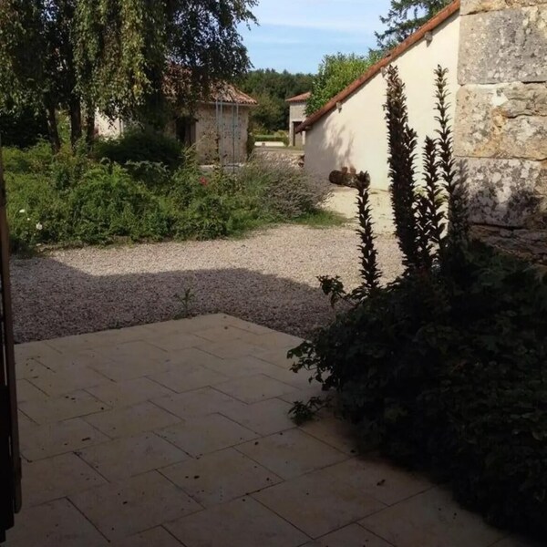 Marvelous 3-bedroom House With Wifi In Romagne - La Vallée Des Singes