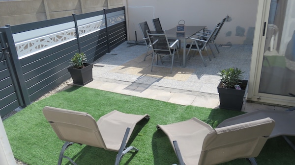 House Near Beach, Port And Shops, Quiet Area, Private Parking And Courtyard. - Jard-sur-Mer