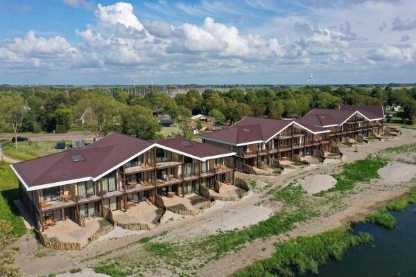 Stijlvol Appartement Met Aparte Studio, Privé Sauna En Uitzicht Op Het Ijsselmeer. Perfect Voor Families Of Twee Stellen. - Workum