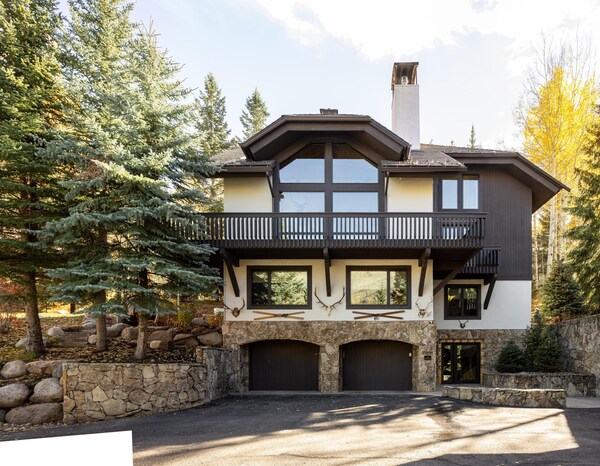 Grand Hyatt| Contemporary Bavarian Lodge With Woodsy Décor - Vail, CO