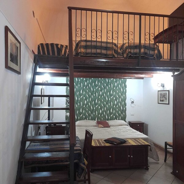 Sangiuliano 132 Studio Split Level Historical Center Of Catania - Catania, Italia