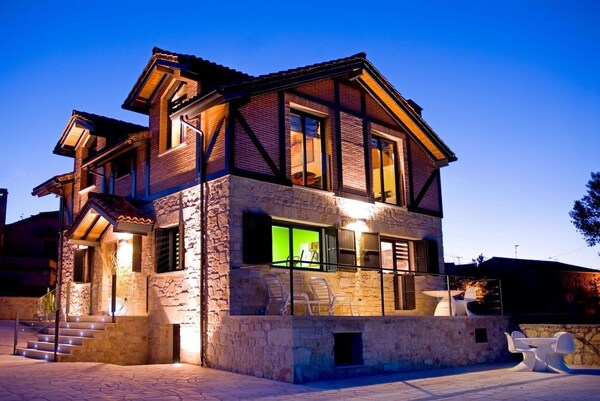 Modern Design Country House With Fantastic Qualities, Jacuzzi, Air Conditioning, Etc Etc - Santo Tomé del Puerto