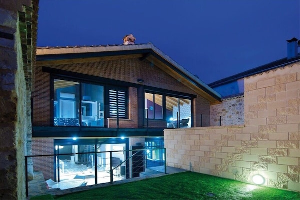 Modern Style Country House With Five Star Qualities - Douro