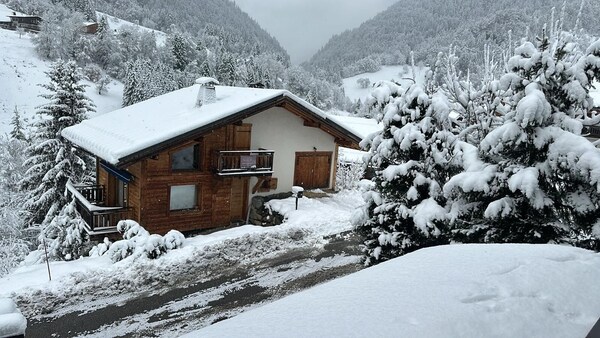 Comfortable Chalet With Panoramic View Of The Aravis Mountain Range - La Giettaz