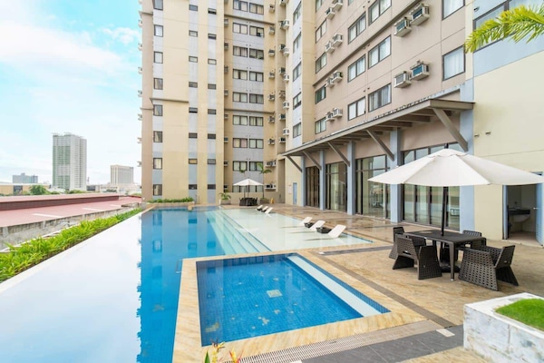 Condo Wifi Up To 100mbps Infinity Pool - Lahug