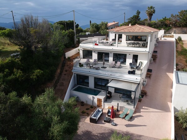 Nice 4-room Villa.magnificent Sea View. Terrace/pergola/private Swimming Pool. - Porticcio