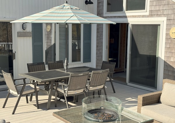Unique Private Chatham Getaway With Lap Pool & Deck Lounge (2403) - 查塔姆