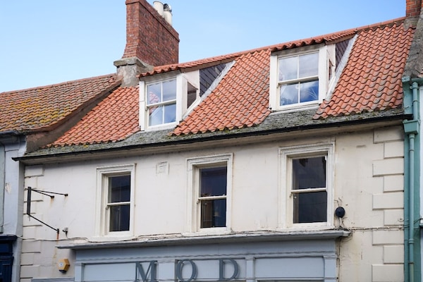 *New*the Old Smokehouse: Central, Bohemian Room - Berwick-upon-Tweed