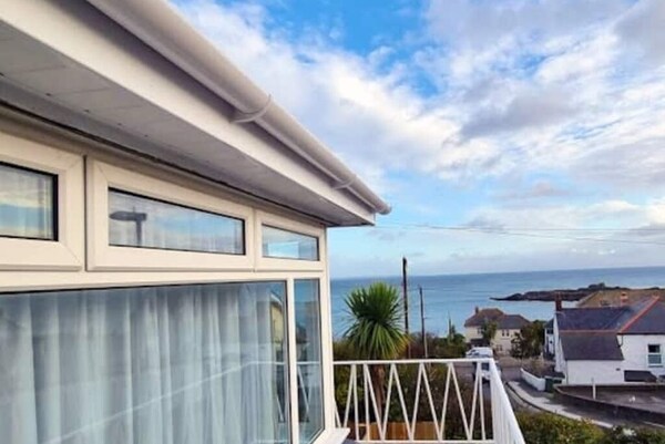 Spacious Home With Sea View, Parking (Ev) & Garden - Newlyn