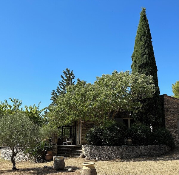 Mas Très Confidentiel, Near Gordes, Beautiful View Of The Luberon Mountains - Joucas