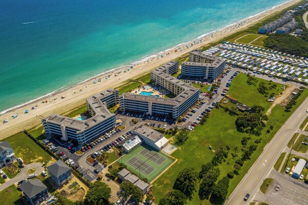 Oceanfront Condo With Best Community Amenities On The Island! - Emerald Isle, NC