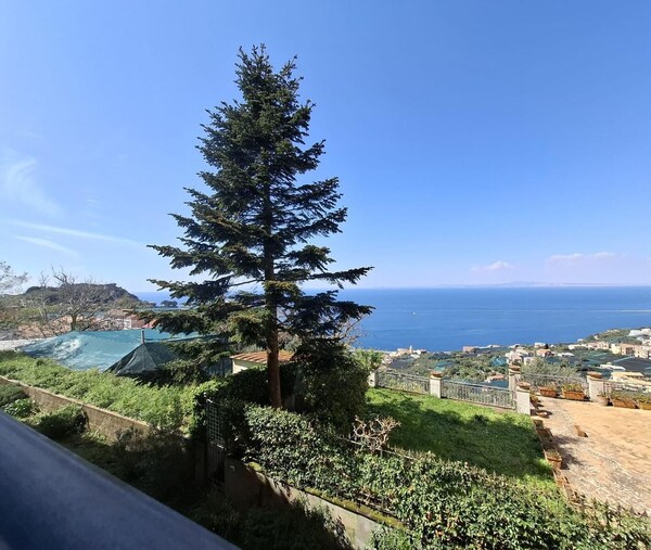 Vervece Deluxe Room Sea View - (Elizabeth Tower) - Capri