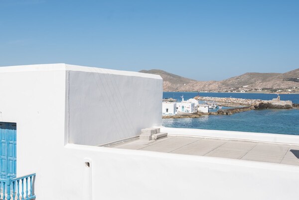 Seaview House , 2' From The Town - Paros