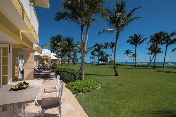 Steps To Blanca Beach! 3br Cozy Unit, Pool, Free Parking, Shuttle & Breakfast! - Punta Cana