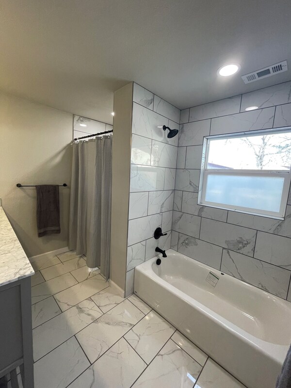 Charming 4-bedroom House With Ac, Wifi In Delightful Pueblo - Pueblo, CO
