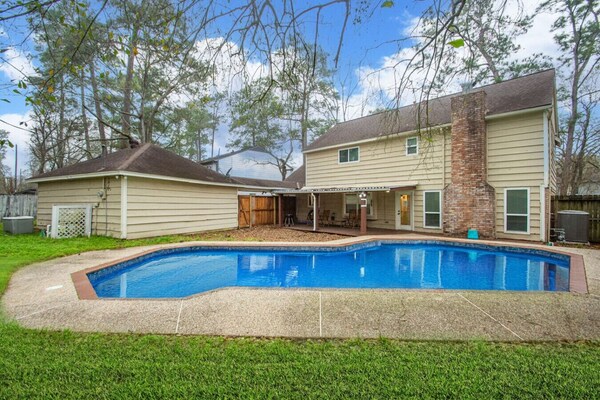 Pool | Bbq | Game Room | Gym | Patio | Workspace - Houston, TX