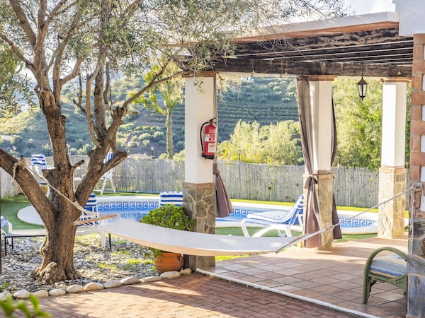 Cubo's Casa Rural Los Cerezos / Piscina Privada / Rural / Wifi Gratis - Cómpeta