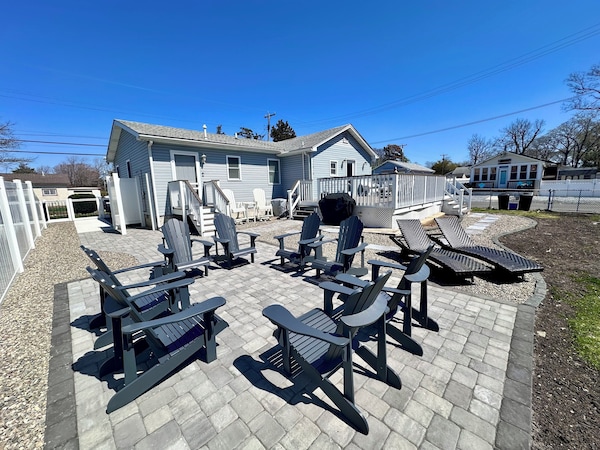 All Spruced Up Cottage, 1 Block To Beach, Outside Oasis, Pet Friendly, Wifi - Jersey Shore, NJ