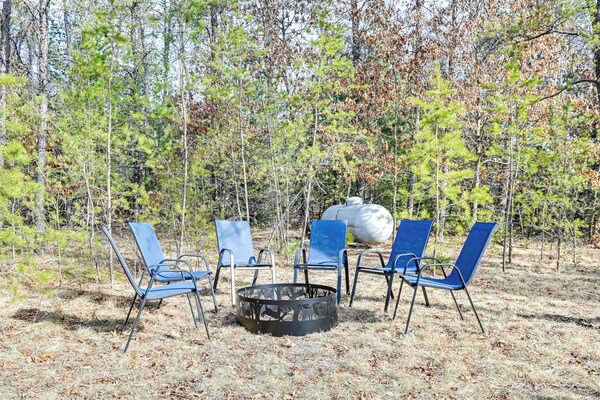 Fire Pit: Family-friendly Cabin In Gillett! - Wisconsin