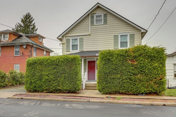 Walk To Campus & Palmer Square: Dtwn Townhome - Trenton, NJ