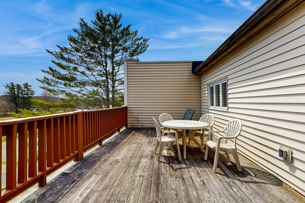 Premium Stowe Condo:  Prime Location & Resort Amenities Including Pool - Stowe, VT