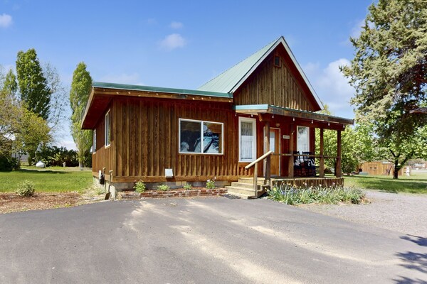 Charming Cabin On Long Hollow Ranch, Dog Friendly, W/ Wifi, Ac, Access To Trails - Sisters, OR