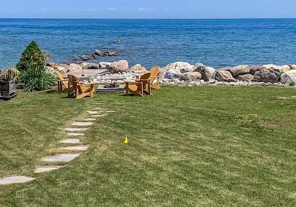 Lovely 4 Bedroom, 2 Bath Home On Southern Georgian Bay - Meaford