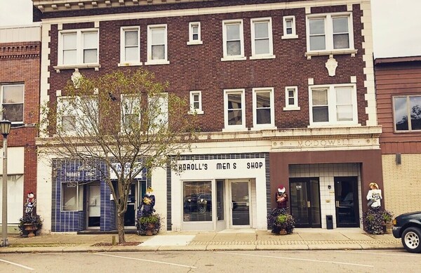 Studio Apartment On Main Street In Coshocton (26) - West Lafayette, OH