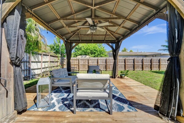 A One Br In A Charming 3br House With Ac, Wifi In Brilliant Fort Lauderdale - Miramar, FL