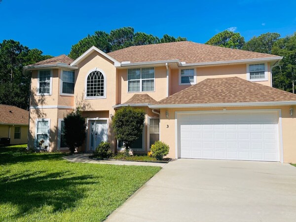 Beautiful Pool Home Near The I95 Exit 284 - Palm Coast, FL