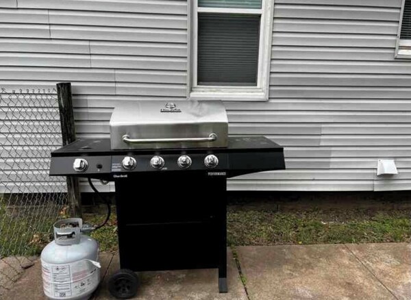Grayhouse, Peaceful Ponca City With Ac, Wifi Pet Friendly W/fee, Lots Of Parking - Ponca City, OK