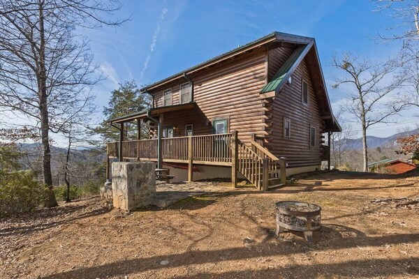 Sparrow's Nest 2 Bed Cabin Located In Peaceful Gated Community With Lake Access - Chimney Rock, NC