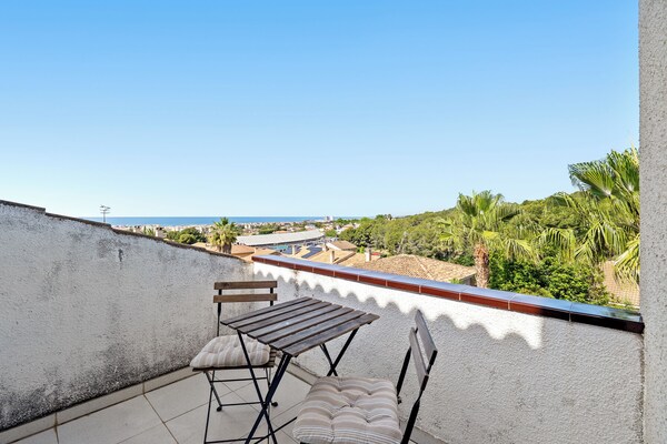 Ferienhaus 'Anglada' Mit Meerblick, Privatem Pool Und Klimaanlage - Cunit
