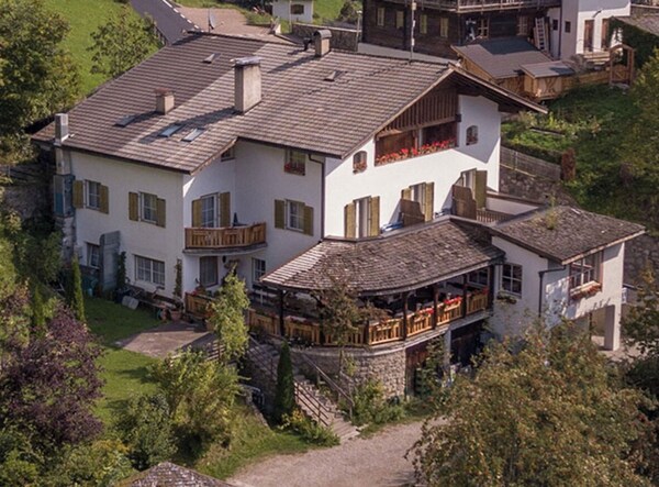 Gasthof Kirchsteiger 'Zimmer 8' Con Vistas Al Lago, Terraza Compartida Y Wi-fi - Ulten