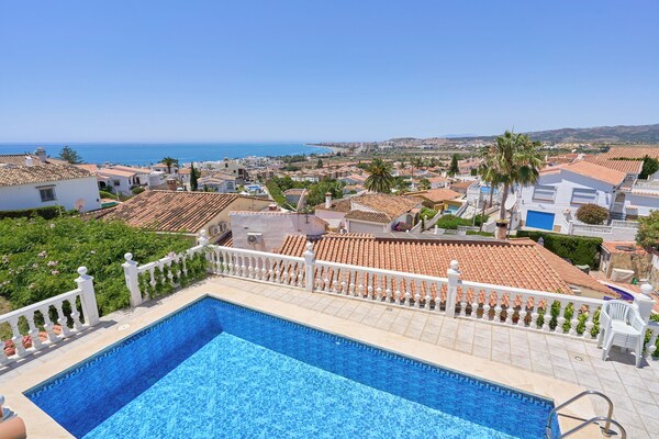 Villa 'Caleta Del Sol' With Sea View, Wi-fi And Air Conditioning - Torre del Mar