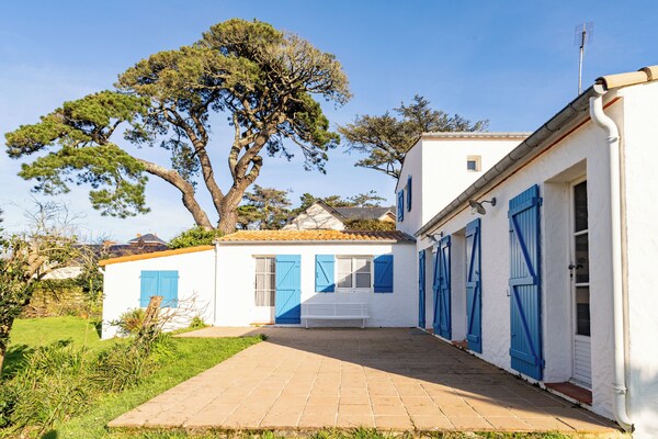 Holiday Home 'Ambiance Cosy' With Sea View, Private Terrace And Private Garden - Pornic