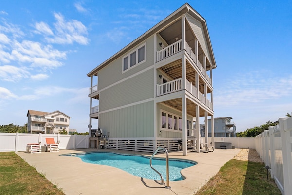 Island Oasis, A 6-bedroom, Home In The Beautiful Area Of Salvo, Nc, Perfect For 12 Guests. - Outer Banks, NC