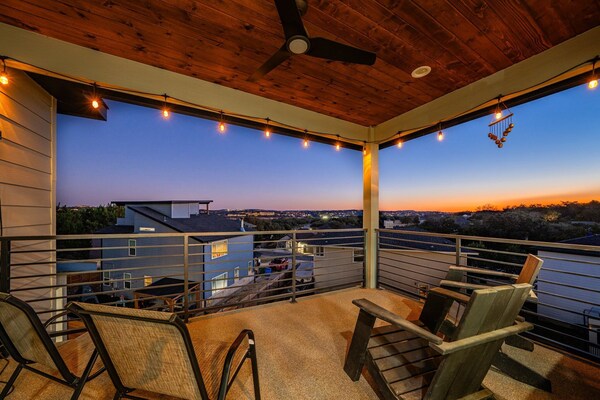 Lake Travis Resort-style Amenities + Game Room! Welcome To Point Venture, Tx - Lake Travis, TX