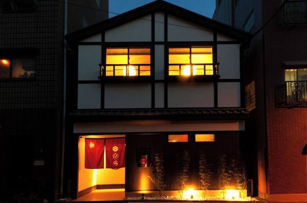 Yadoya Asakusa Main Building A House With A Sma / Taito-ku Tokyo - Ginza