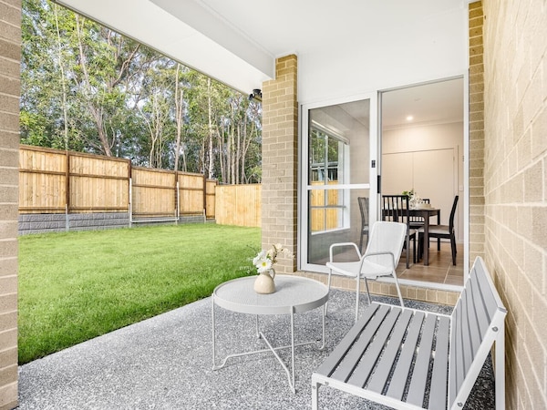 Peaceful Family Retreat | Spacious Stay In Parkinson - Oxley